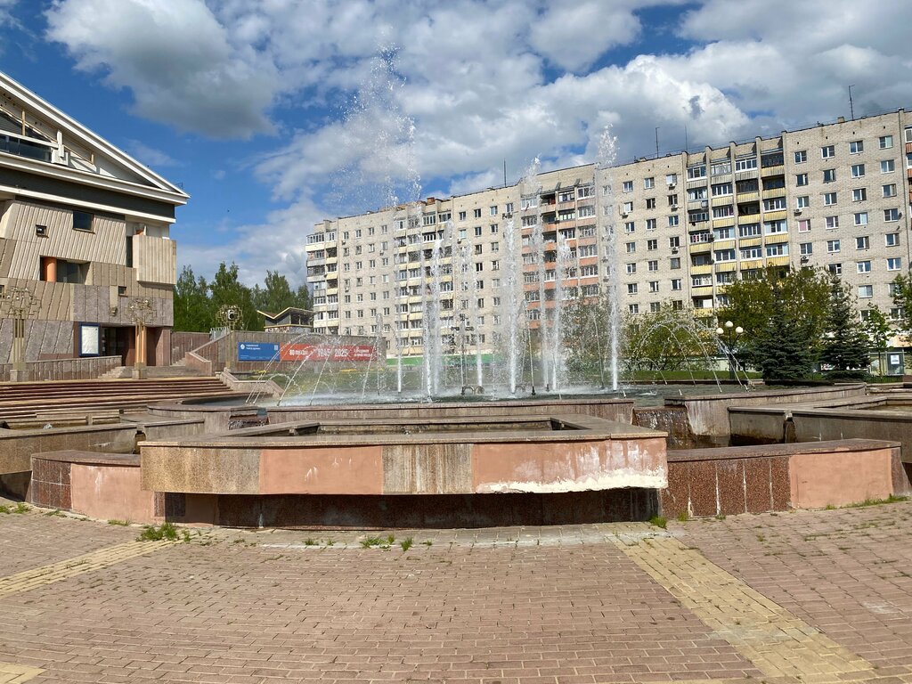 Çeşme Театральный фонтан, Sarov, foto