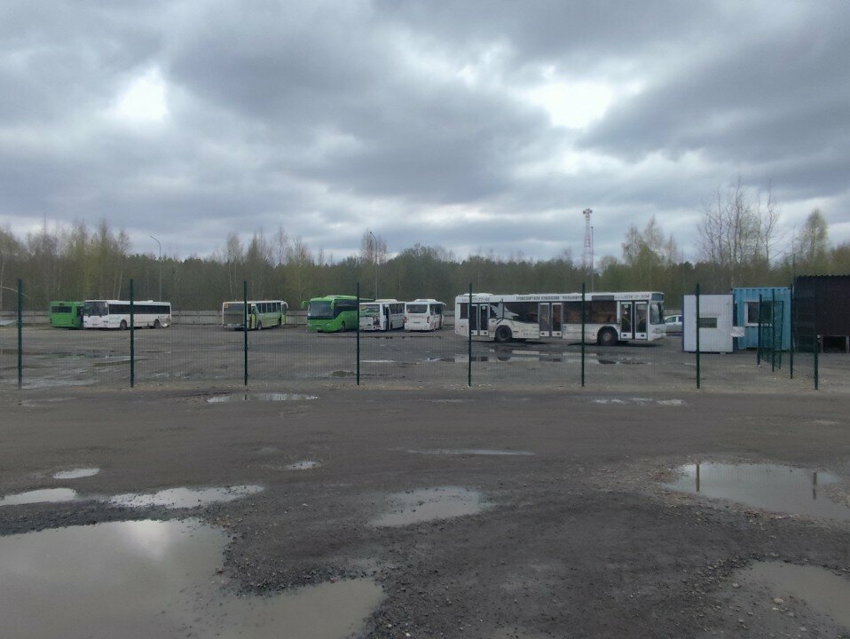 Otopark ve tamirhaneler Avtobusny park Tikhvin Passazhiravtotrans, Tixvin, foto
