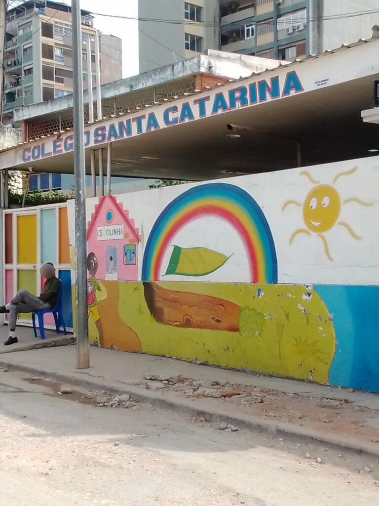 Yüksekokul Colégio Santa Catarina, Loanda, foto
