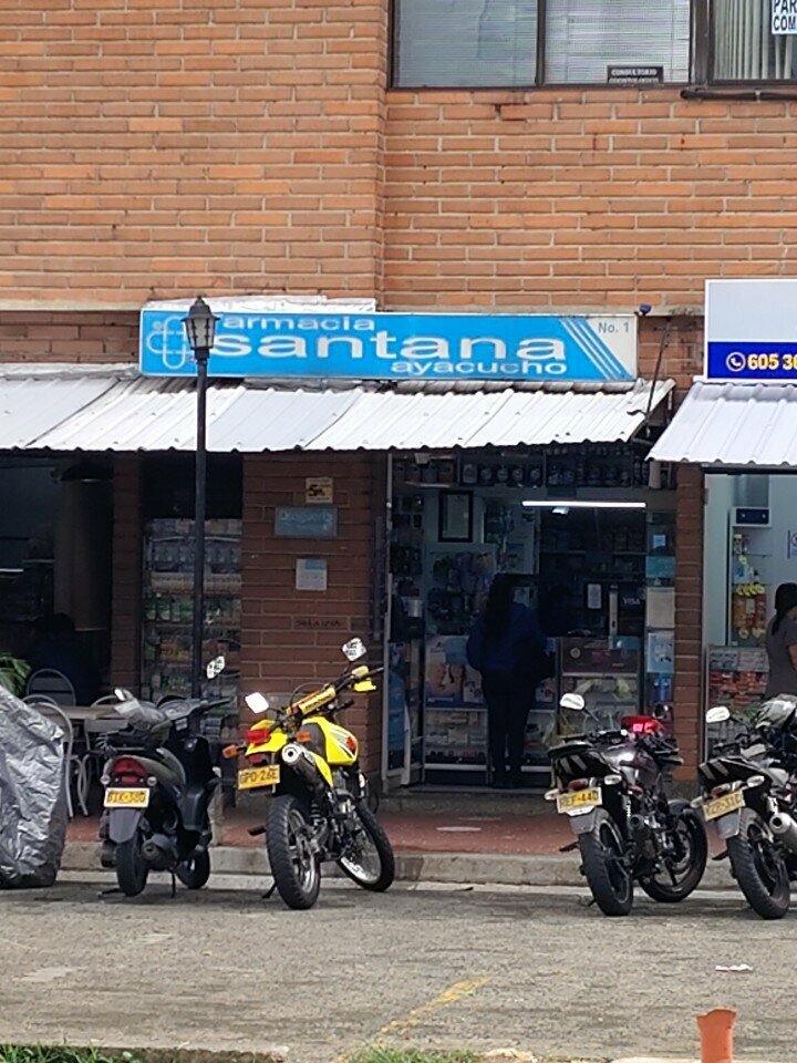 Eczaneler Farmacia Santana Ayacucho N. 3, Medellin, foto