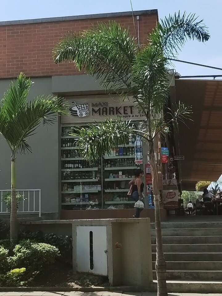 Süpermarket Maxi Market 1121, Cali, foto