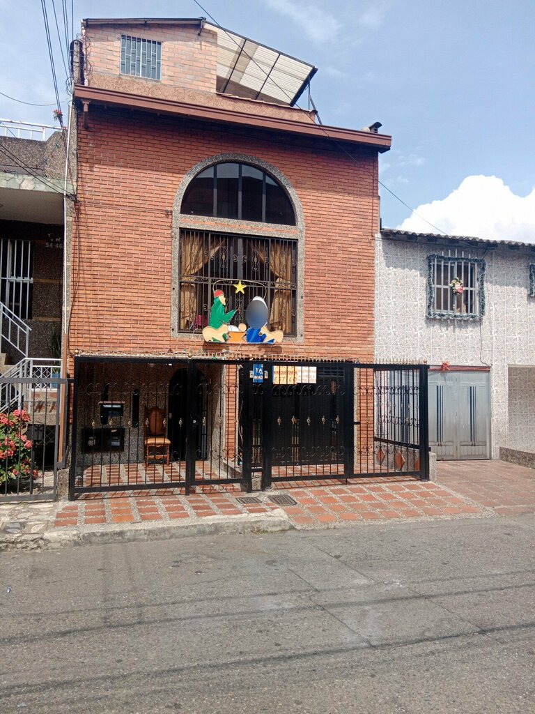 Mobilya tamir, tadilat Arte Marqueteria Estilo, Medellin, foto