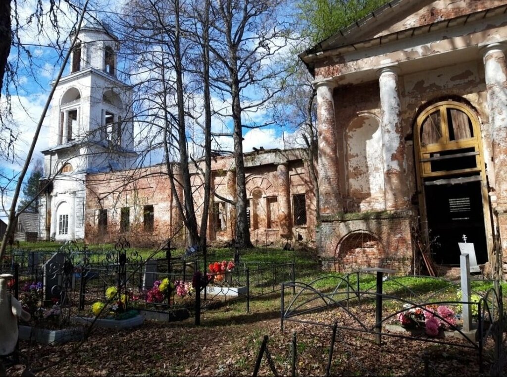 Ortodoks kiliseleri Tserkov Pokrova Presvyatoy Bogoroditsy V Romantsevo, Kostromskaya oblastı, foto