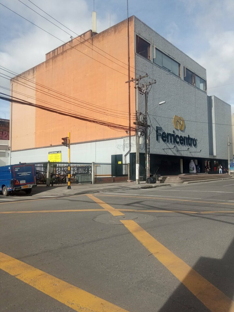 Ev temizlik ürünleri FerriCentro Hardware Store, Bogota, foto