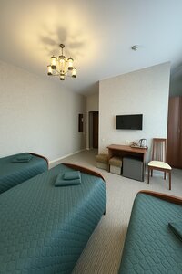 Neolit (ulitsa Volodarskogo No:18, Zavolzhskiy planirovochny rayon, rayon Zavolzhye-2, Rybinsk), otel  Rybinsk'ten