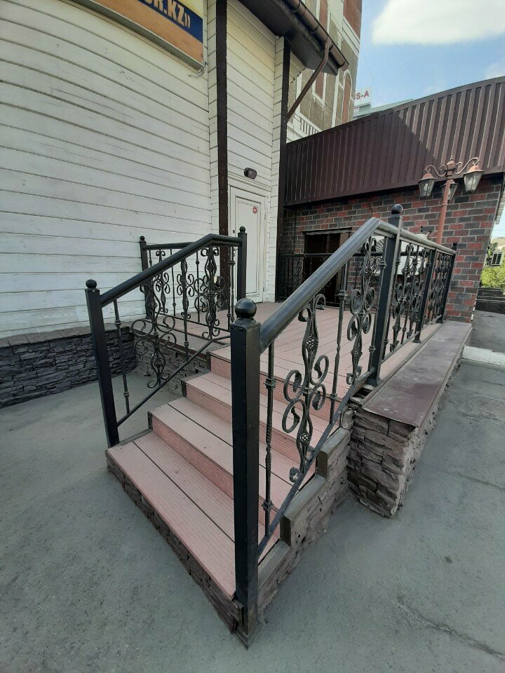 Çatı ve çatı materyalleri Cds krovlya, Almatı, foto