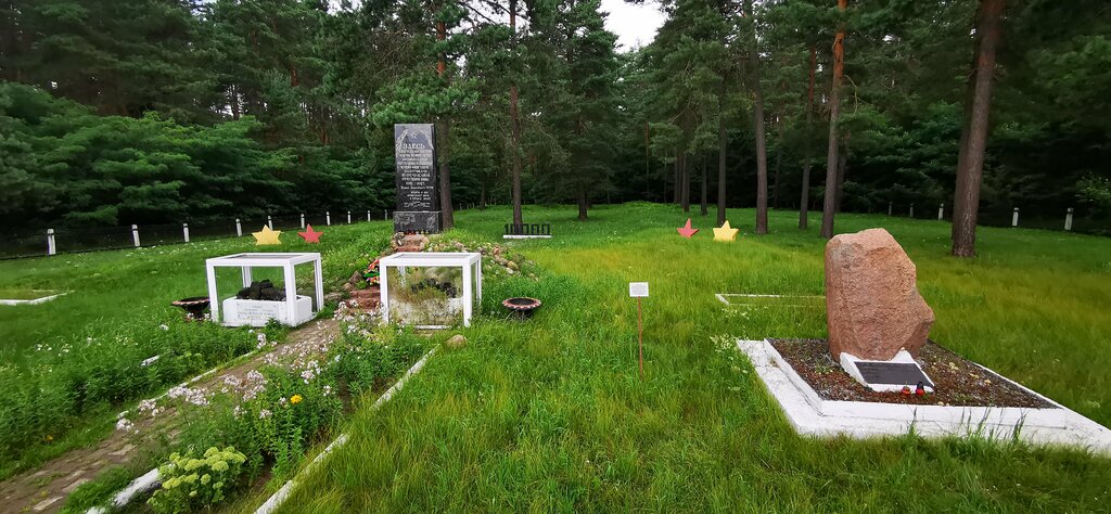 Anıt, heykel Место захоронения узников Бобруйского гетто, Mogiliovskaya oblastı, foto