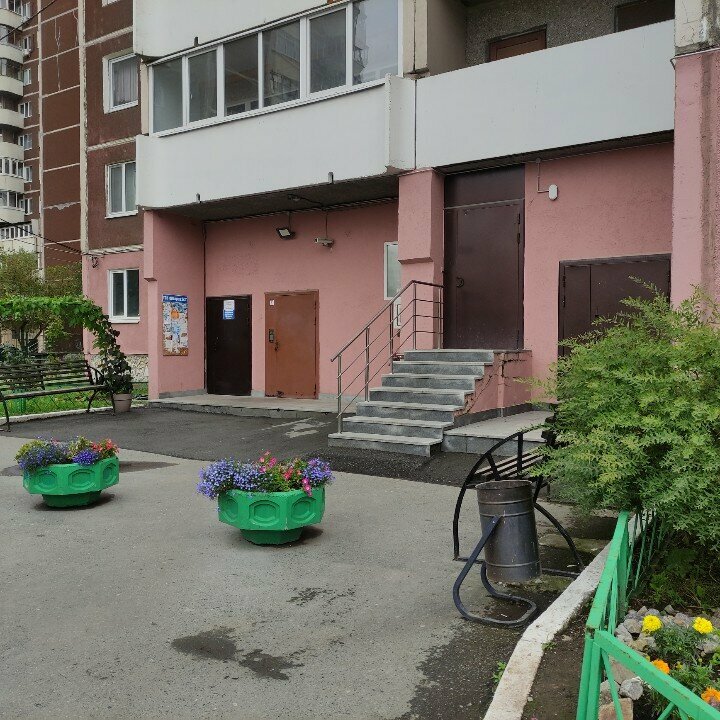 Bina, site yönetimi ТСН Шварца 2/2, Yekaterinburg, foto