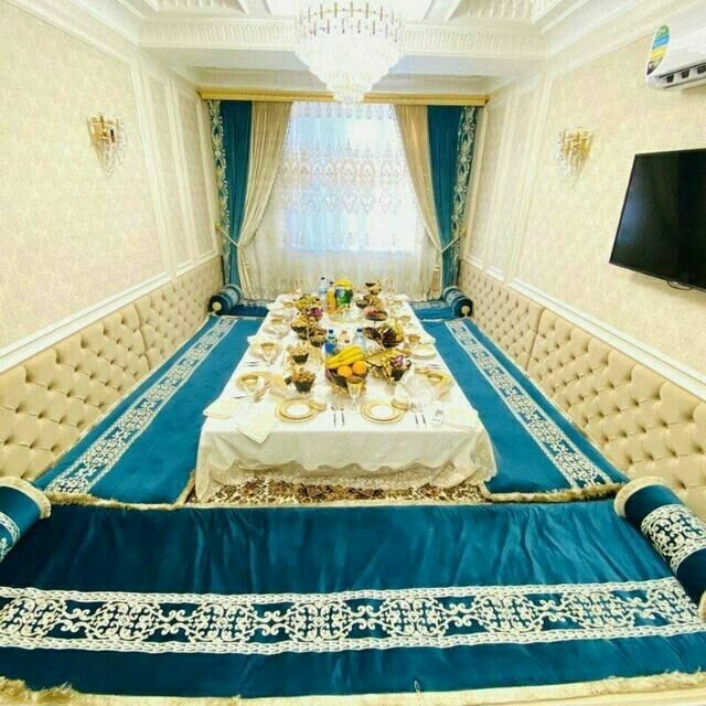 Gümrüksüz alışveriş mağazaları Khan Pillow, Kokand, foto