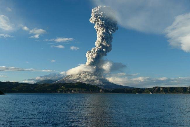 Volkan Вулкан Прево 1360 м, Sahalin Bölgesi, foto