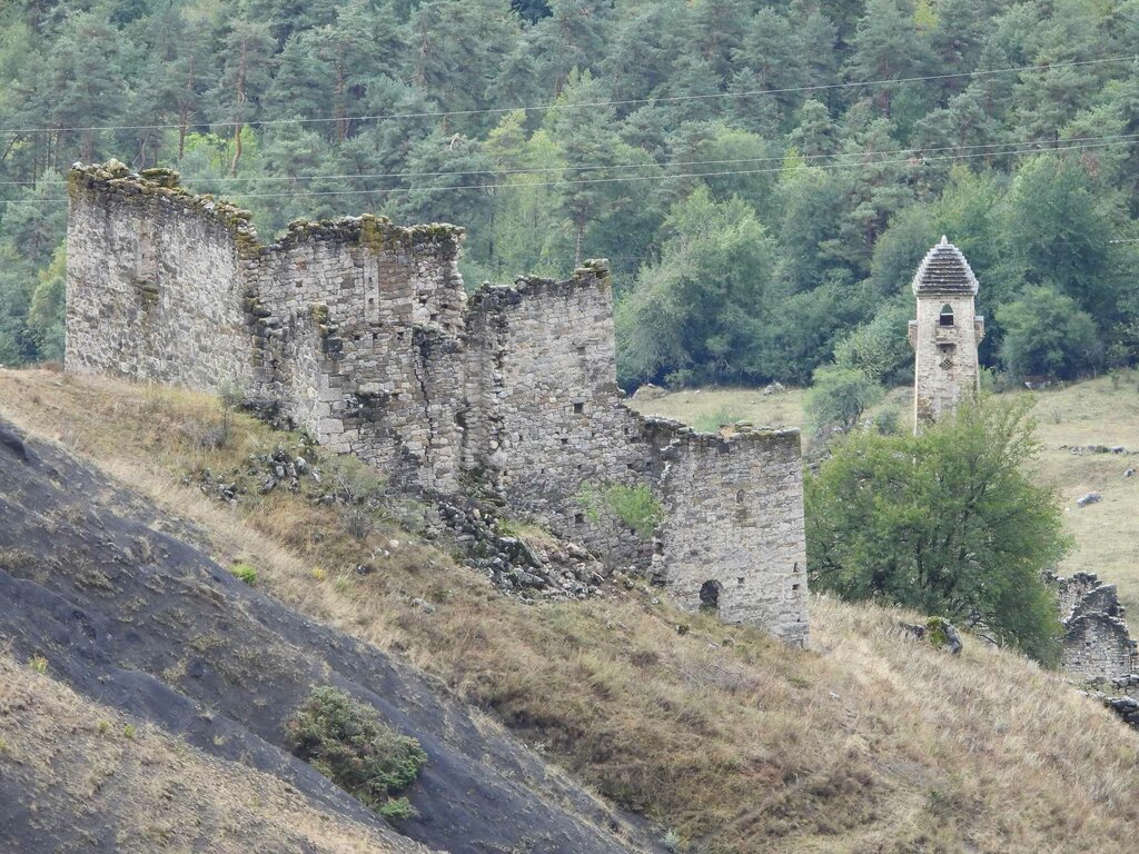 Turistik yerler Башня Верхний Кхарт, İnguşetya, foto