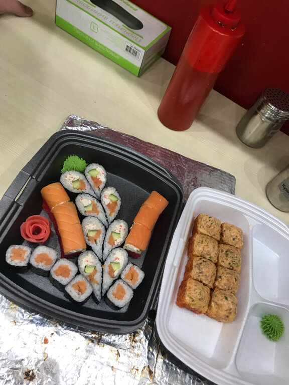 Suşi ve asya ürünleri Sushi Wok, Murmanskaya oblastı, foto