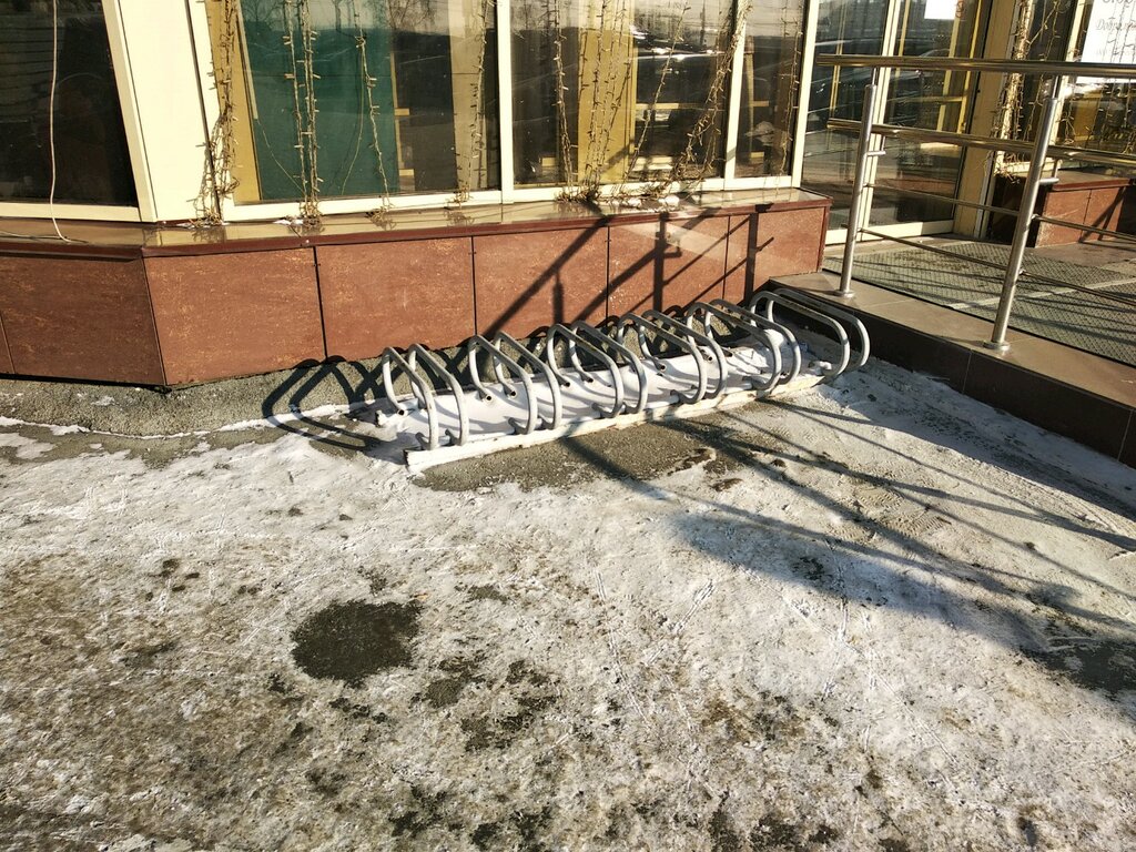 Bisiklet park yerleri Велопарковка, Novosibirsk, foto