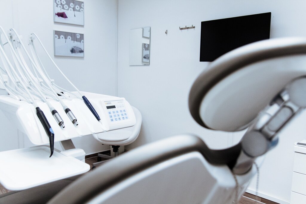 Özel ağız ve diş sağlığı klinikleri ve muayenehaneleri Dr. med. dent. A. Regtmeier, Bern, foto