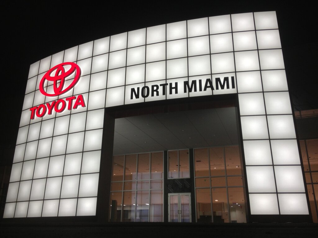 Oto kaporta Toyota of North Miami, Florida Eyaleti, foto