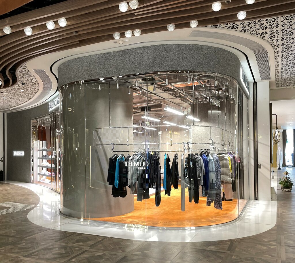 Giyim mağazası Balenciaga, Kowloon, foto
