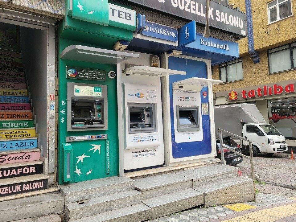 ATM'ler Halkbank ATM, İstanbul, foto