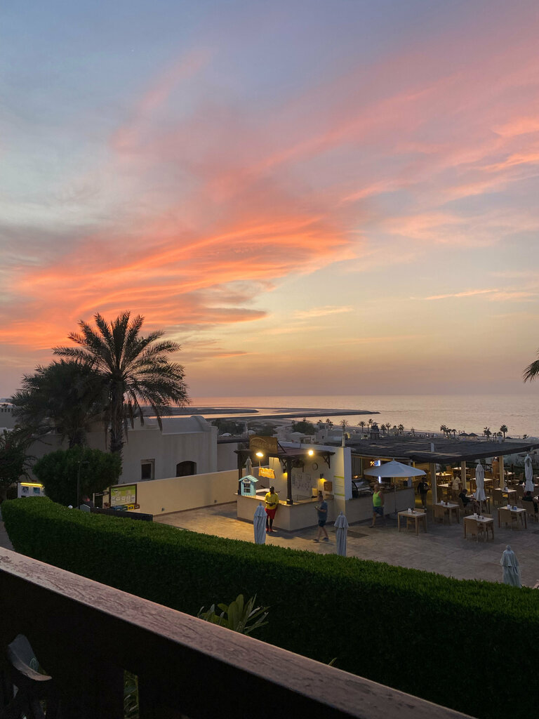 Bar Breakers Beach Club, Resül‑Hayme, foto