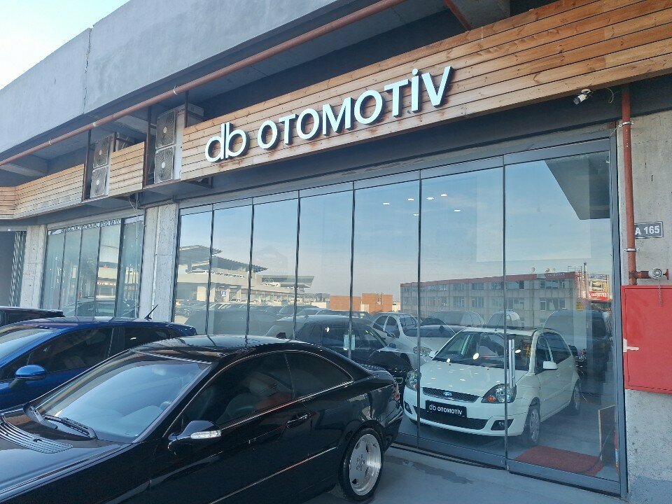 Otomobil satış galerileri Db Otomotiv, İstanbul, foto