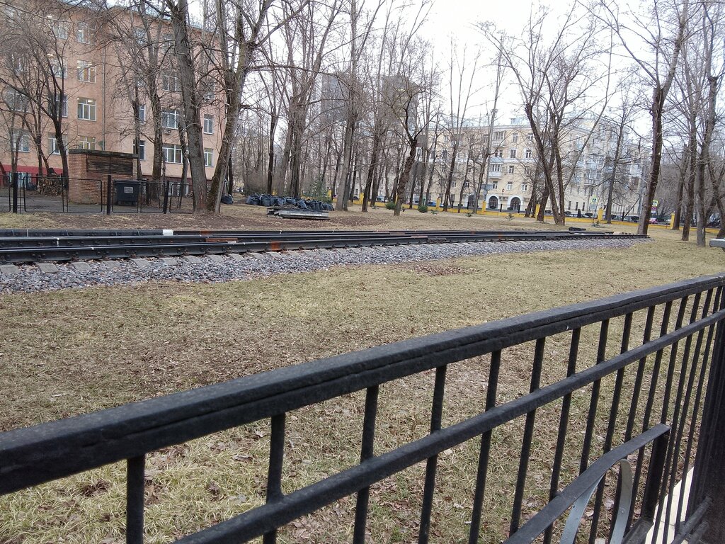 Teknoloji anıtı Стрелочный перевод марки 1/11 и шлагбаум переезда, Moskova, foto