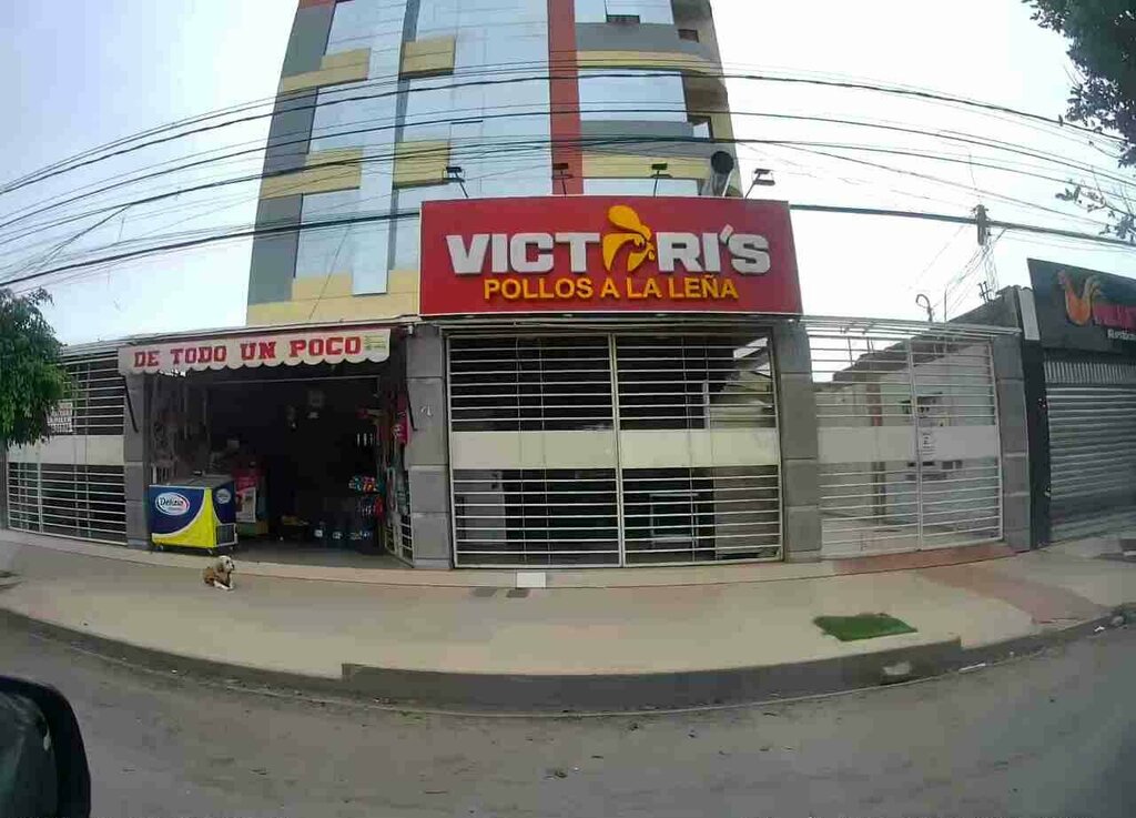 Restoran Victoris Pollos A La Leña, Cochabamba, foto