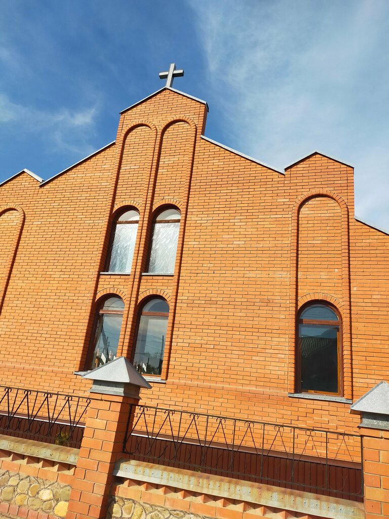 Protestan kilisesi Церковь евангельских христиан-баптистов, Otradny, foto