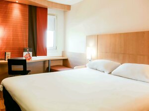 Ibis Nevers (Bourgogne-Franche-Comté, Nièvre, Arrondissement de Nevers, Nevers, Rue du Plateau de la Bonne Dame), otel