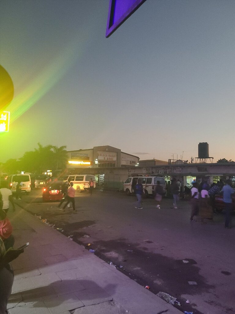 Uçak ve demiryolu biletleri Kulima Tower Bus Station, Lusaka, foto