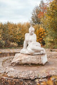 Девушка на камне (Udmurtian Republic, Izhevsk, the Patriot Park), park, sokak heykeli  Izhevsk'ten