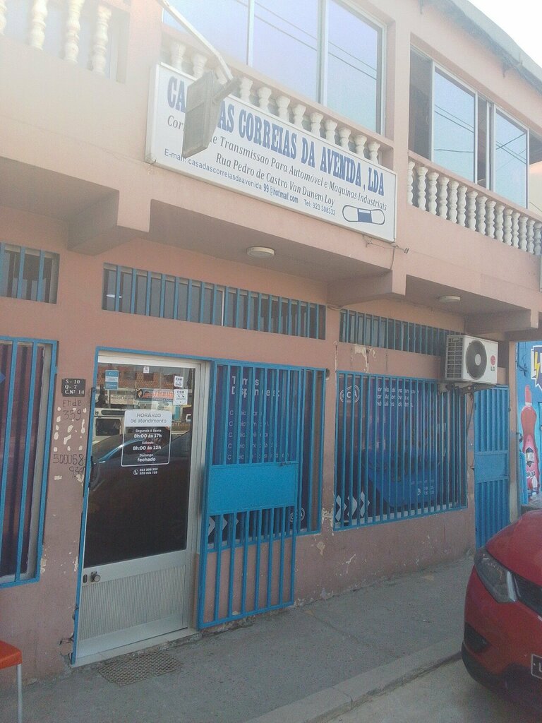 Oto aksesuarları Casa das Correias da Avenida, Loanda, foto