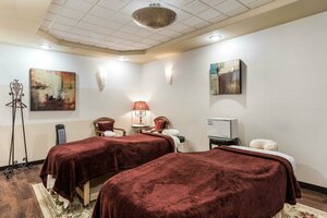 Traditions Hotel & SPA (New York, Broome County, Johnson City), otel  New York Eyaleti'nden