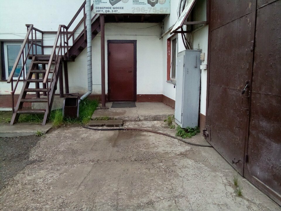Uçak kargo Лайнер, Krasnoyarsk, foto