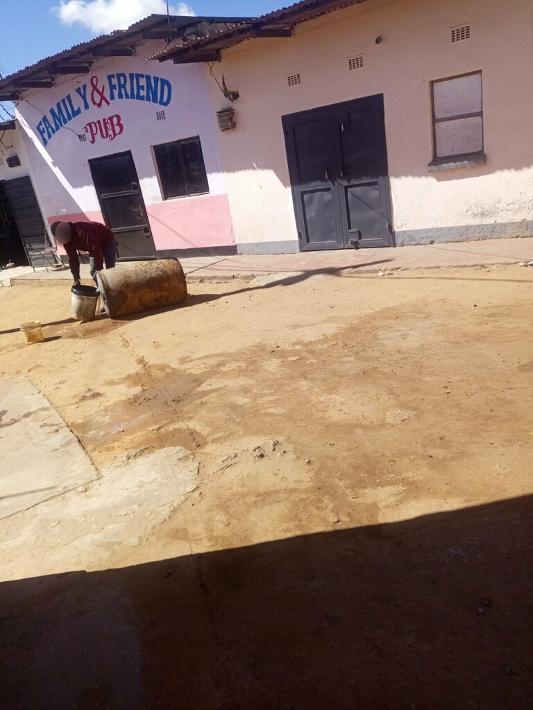 Cep telefonu aksesuarları Williams Stores, Lusaka, foto