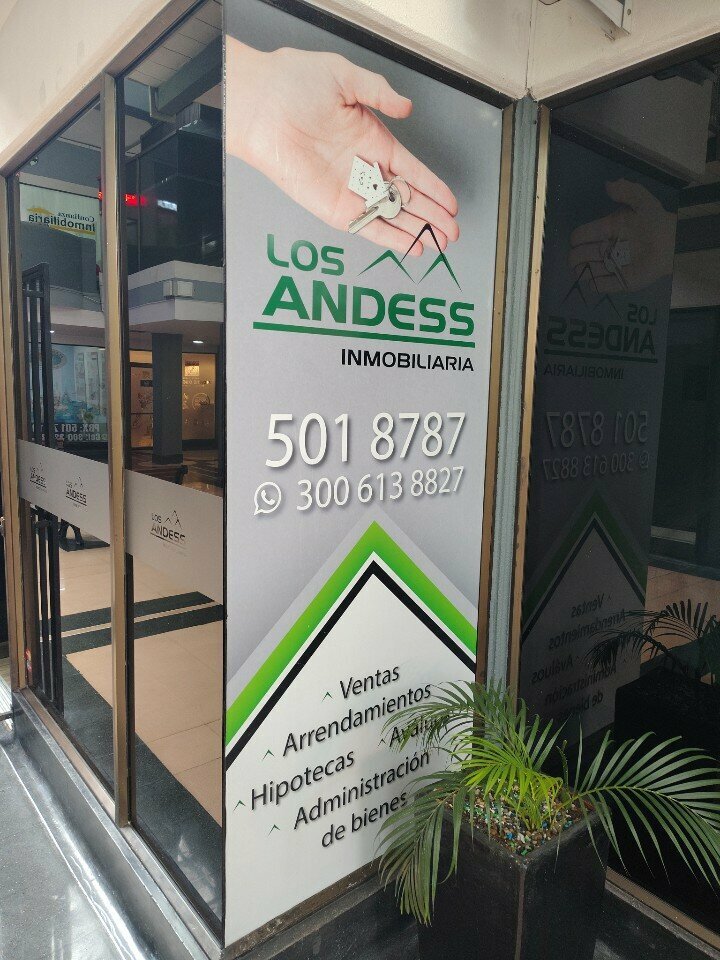 Emlak ofisi Los Andess Inmobiliaria, Medellin, foto