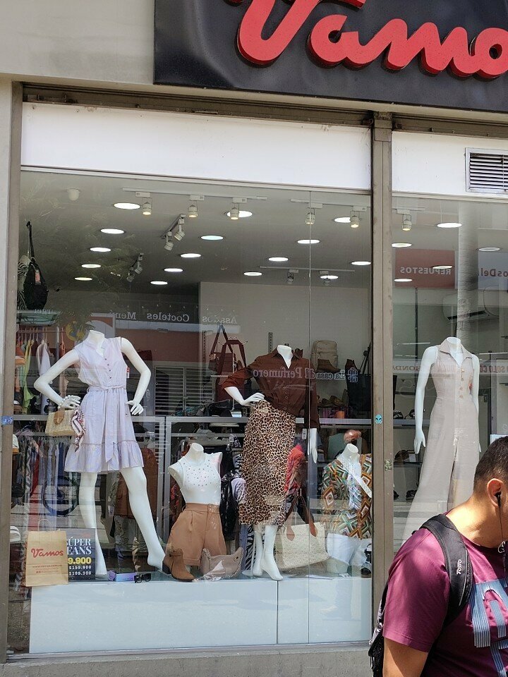 Giyim mağazası Vamos tranvia plaza Store, Medellin, foto