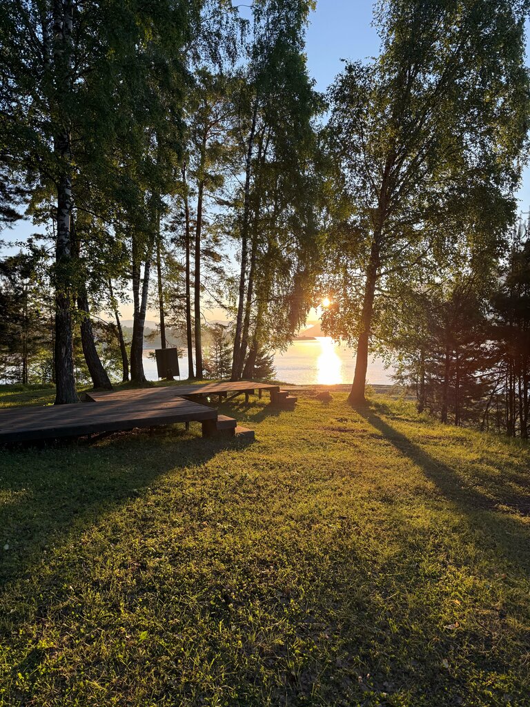 Kamp alanları Изумрудный Берег, Krasnoyarski krayı, foto