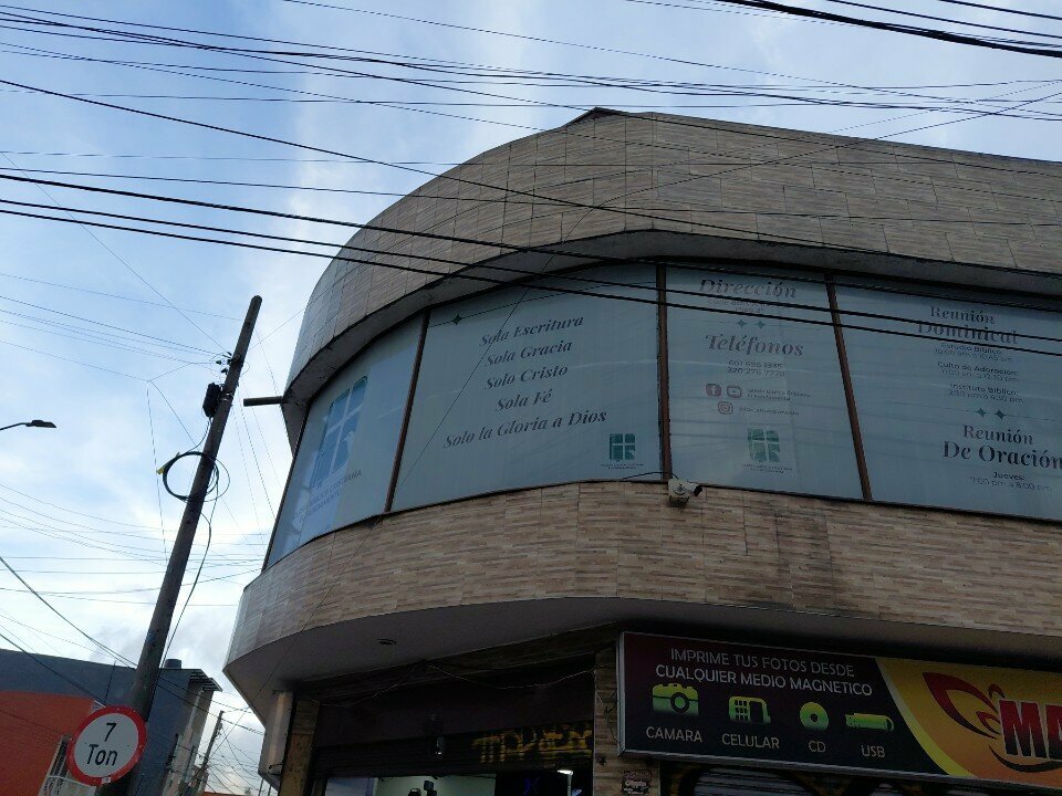 Dini dernekler Iglesia biblica cristiana el fundamento, Bogota, foto