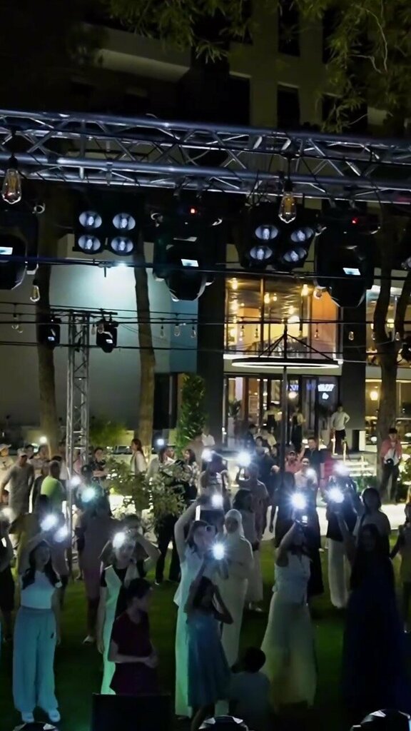 Kahve dükkanları Mazza Cafe, Nevai, foto