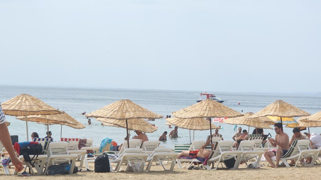 Yüzme havuzları Erdek Halk Plajı, Erdek, foto