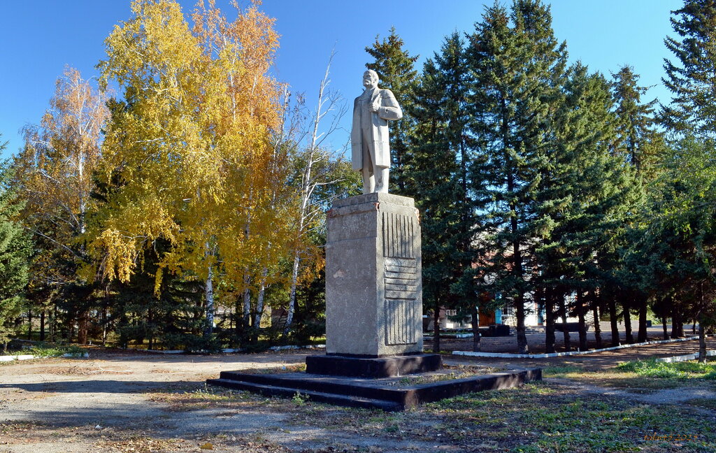 Anıt, heykel В.И. Ленин, Altayski krayı, foto