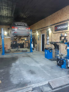 Свой Сервис (Komsomolskaya ulitsa No:73), otomobil servisi  Tiukalinsk'ten