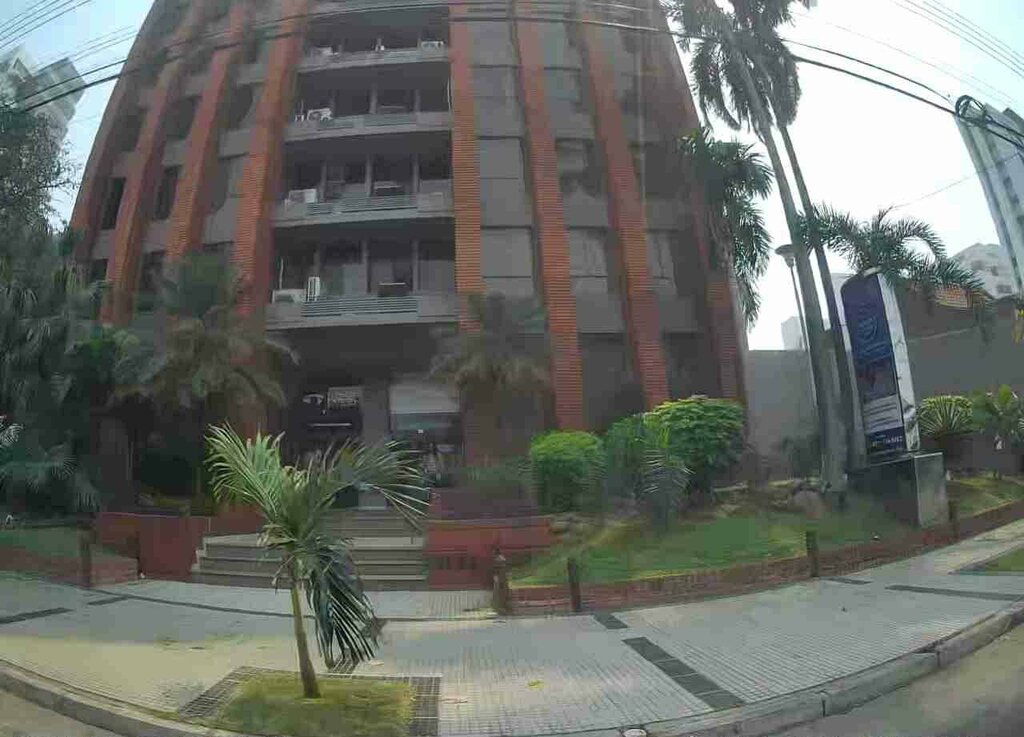 Uzmanlık hastaneleri Clinica Visualaser Bolivia, Santa‑Krus, foto