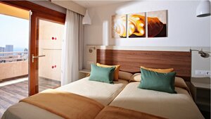 Sandos Benidorm Suites (Comunidad Autónoma de Valenciana, Alicante, Benidorm, Avenida Marbella), otel  Benidorm'dan