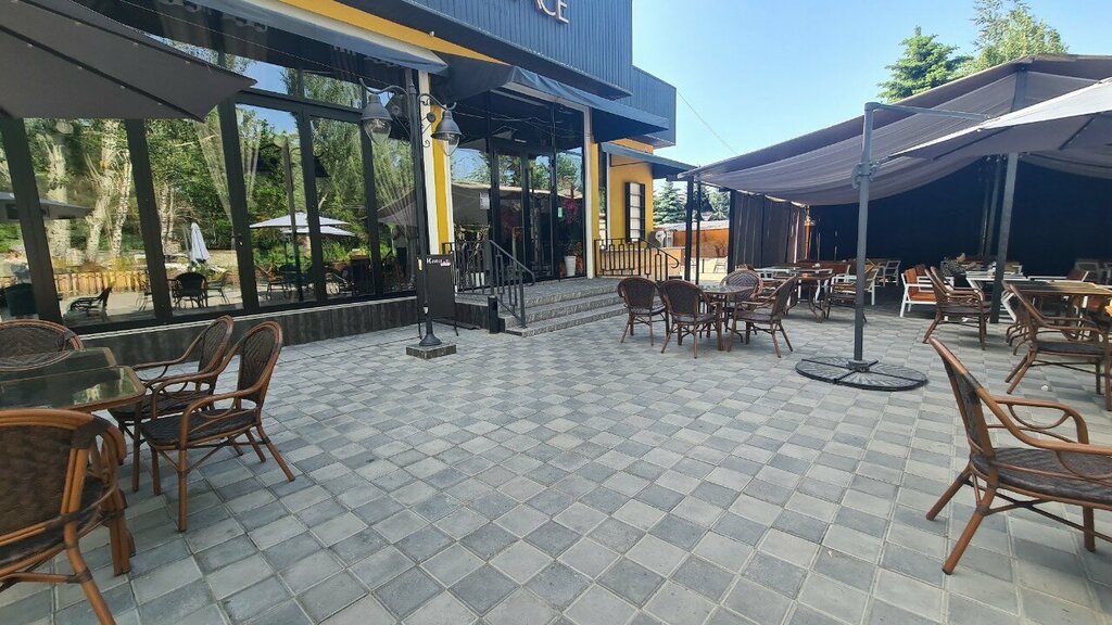 Kafe The Farabi Terrace, Almatı, foto