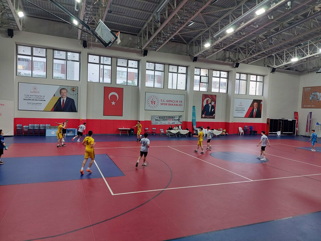 Fitness kulüpleri Bağcılar çok amaçlı spor salonu, İstanbul, foto