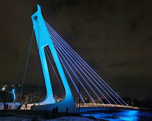 Велопешеходный вантовый мост (Chelyabinskiy gorodskoy okrug, Tsentralniy District), turistik yerler  Çeliabinsk'ten