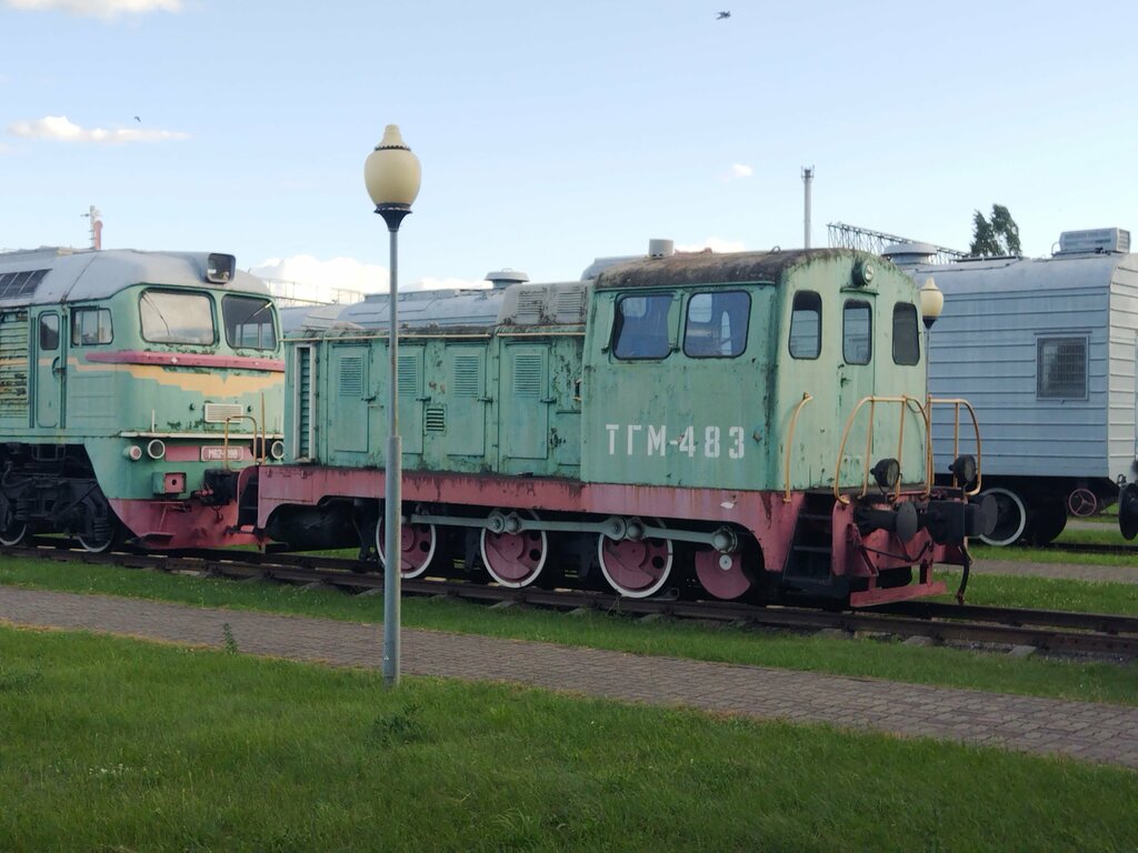 Teknoloji anıtı Тепловоз ТГМ1-483, Baranavichy, foto