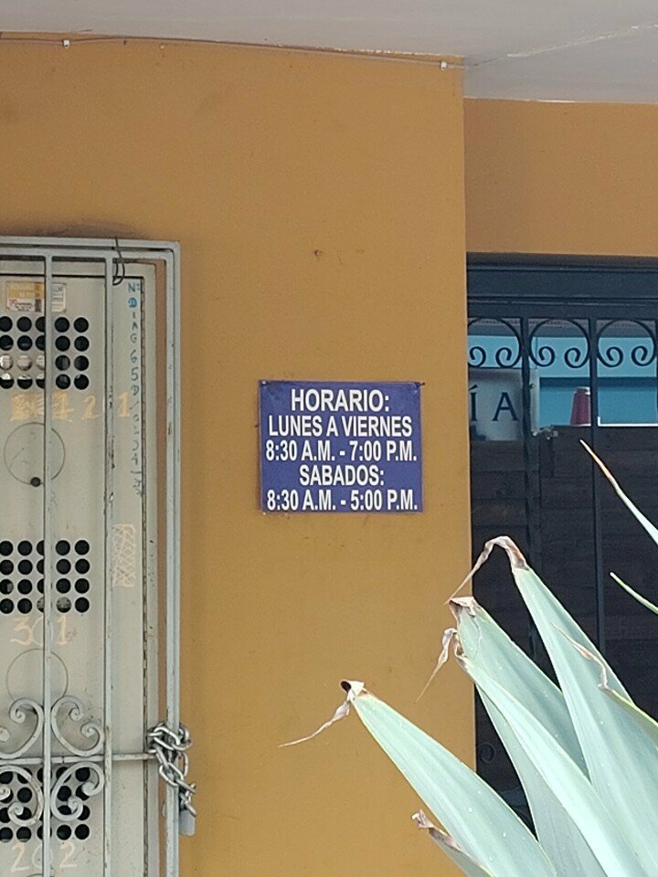 Giyim mağazası Reformas sastreria, Medellin, foto