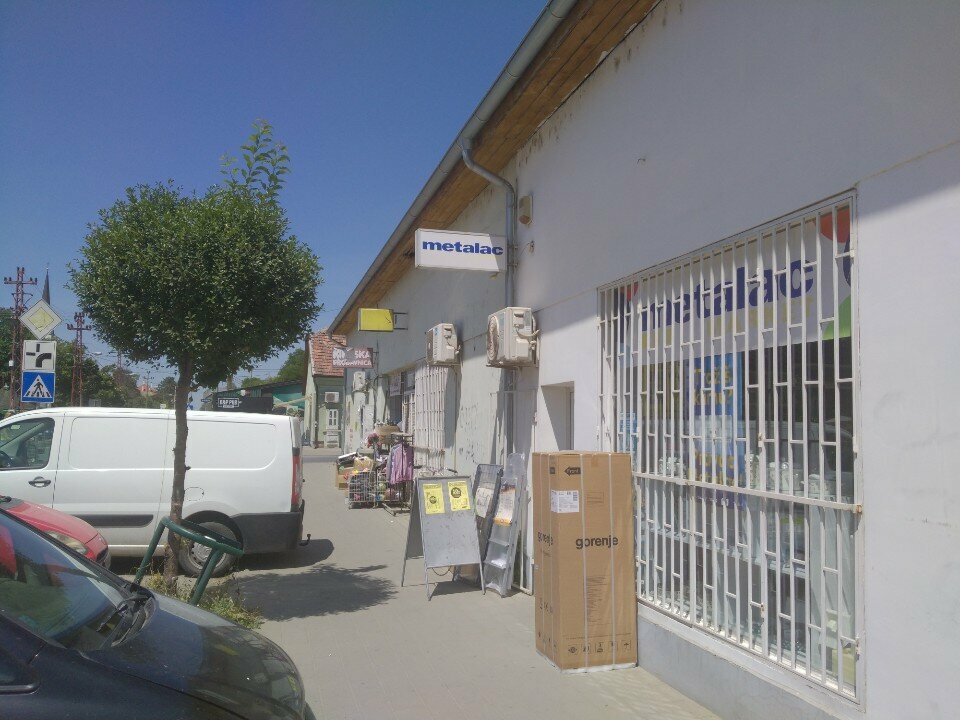 Züccaciye mağazaları Metalac, Güney Backa İlçesi, foto