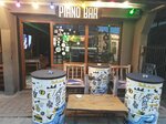 Piano Bar (Tamar Mepe Embankment No:96), bar  Kabuletti'den